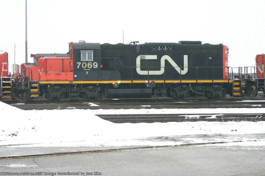CN 7069 GP 9RM